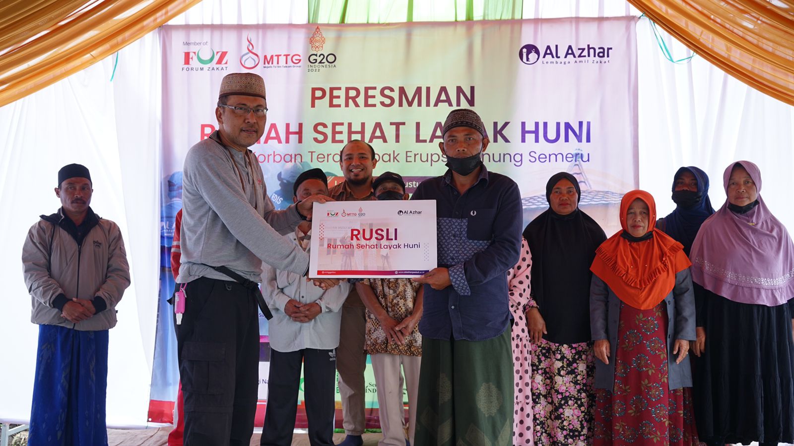 LAZ Al Azhar dan MTTG Resmikan RUSLI untuk Pengungsi Erupsi Semeru
