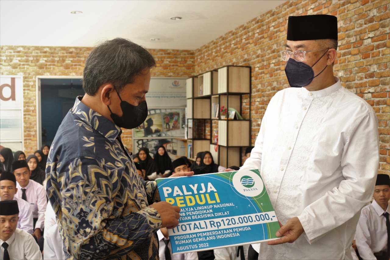 LAZ Al Azhar Kolaborasi Bersama PAM Jaya Salurkan Biaya Pendidikan ...