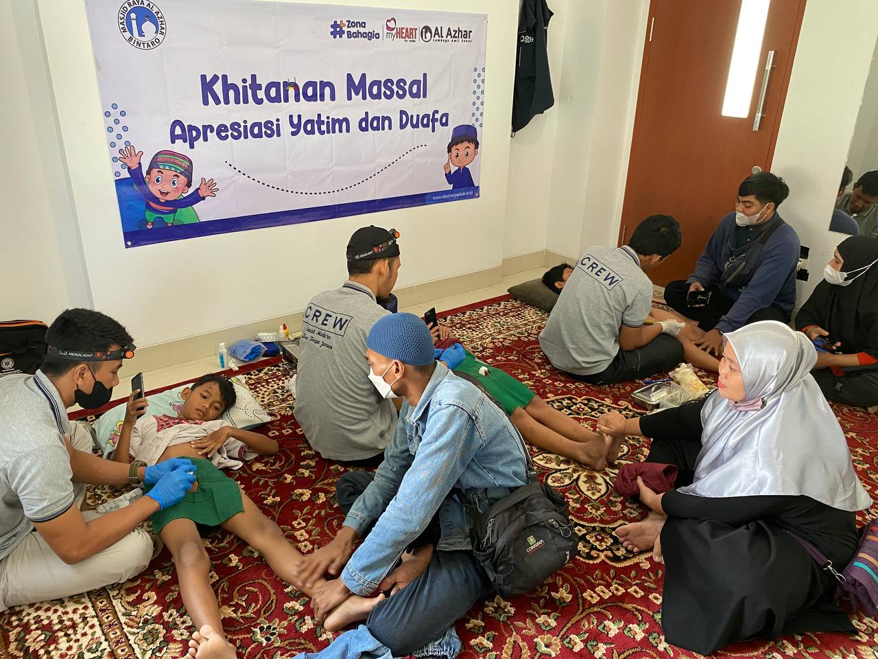 LAZ Al Azhar Gelar Khitanan Gratis di Masjid Raya Al Azhar Bintaro