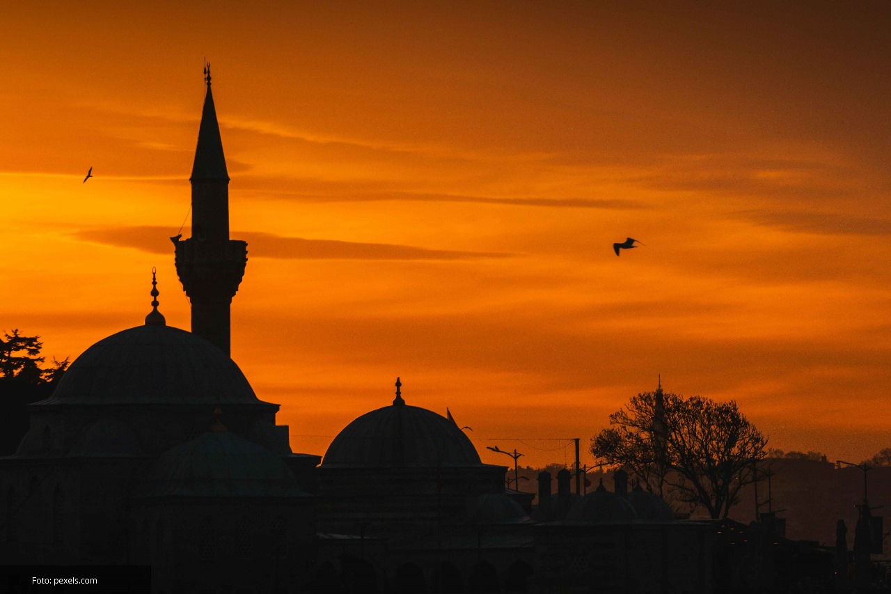 Tragedi Karbala; Memahami Kebesaran Hari Asyura dalam Islam